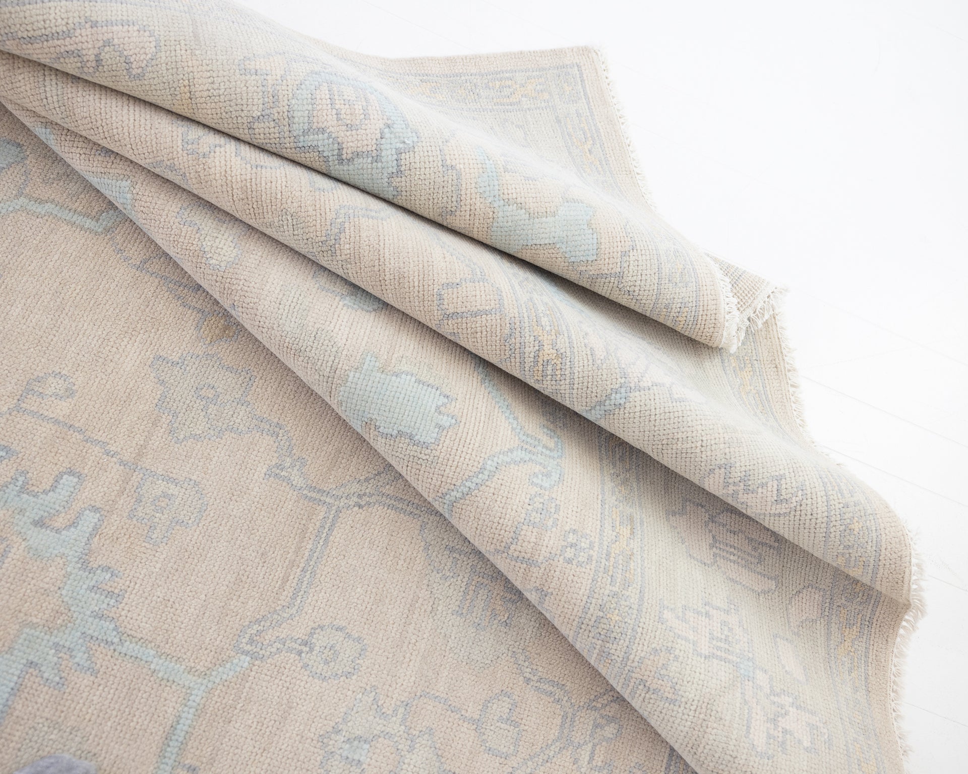 White Scalloped Jute Rug – Locust Lane Rugs